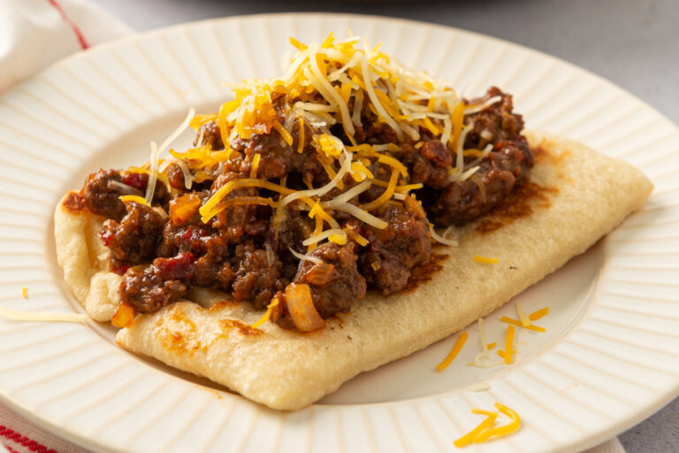 BBQ Bacon Cheeseburger Flat Bread Melts - Love Bakes Good Cakes