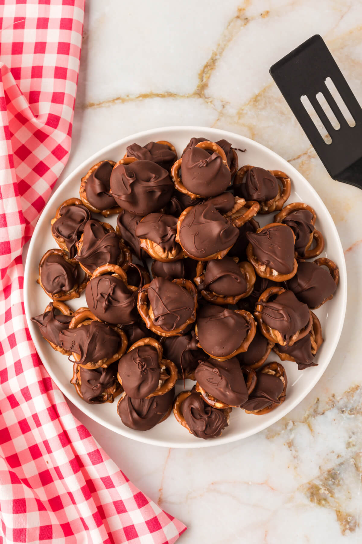 Chocolate Turtle Candy - Love Bakes Good Cakes