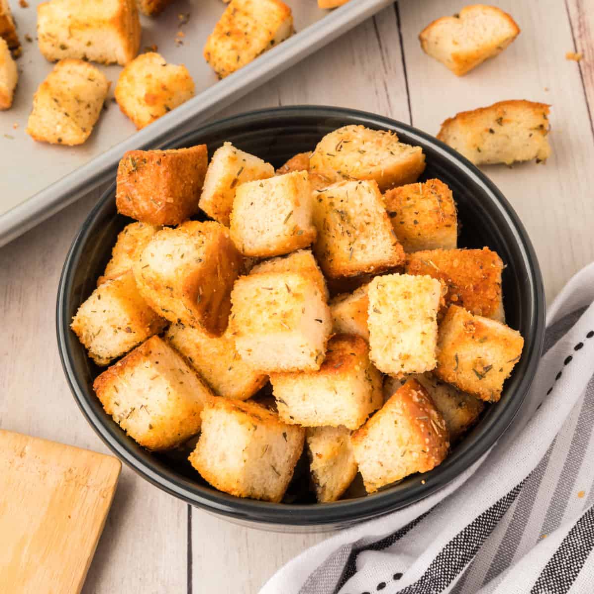 Garlic Parmesan Croutons - Love Bakes Good Cakes