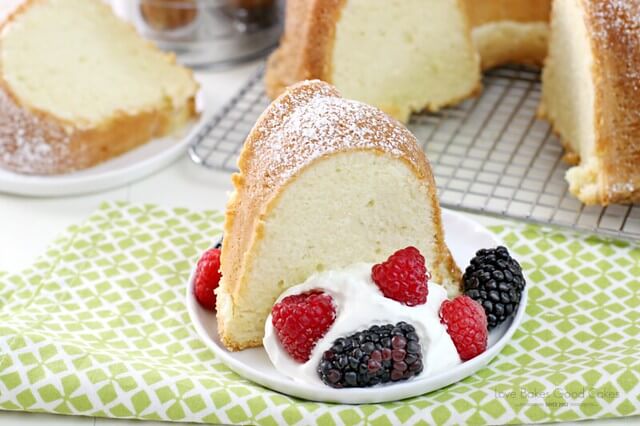 Old-Fashioned Cream Cheese Pound Cake - Love Bakes Good Cakes