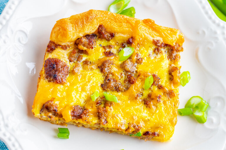 Brunch Pizza - Love Bakes Good Cakes