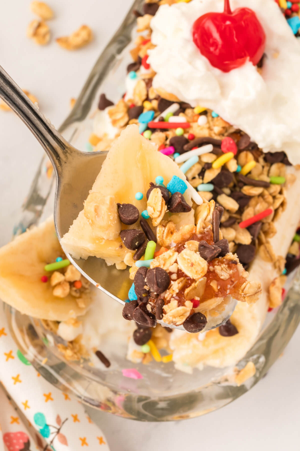 Easy Breakfast Banana Split - Love Bakes Good Cakes