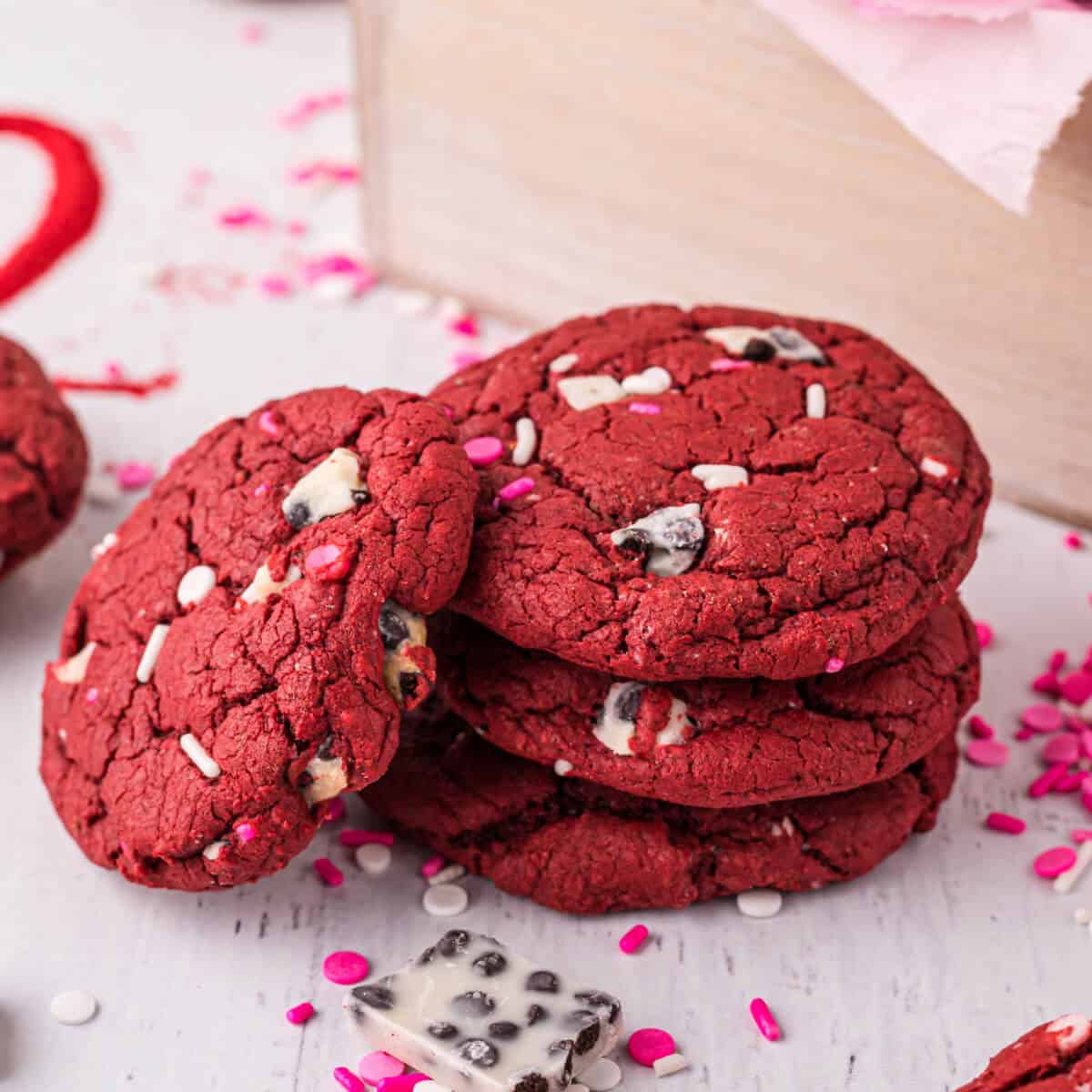 Red Velvet Cookies - Love Bakes Good Cakes