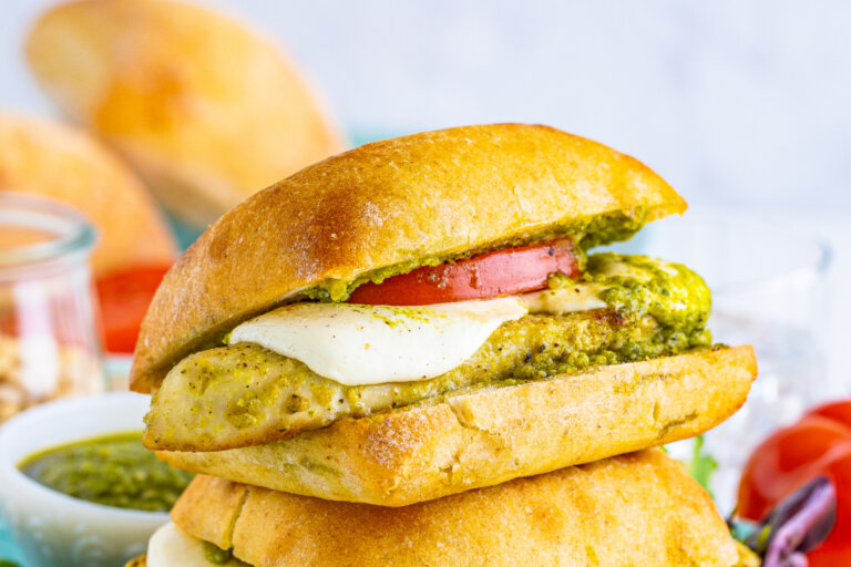 Toasted Pesto Chicken Sandwich - Love Bakes Good Cakes