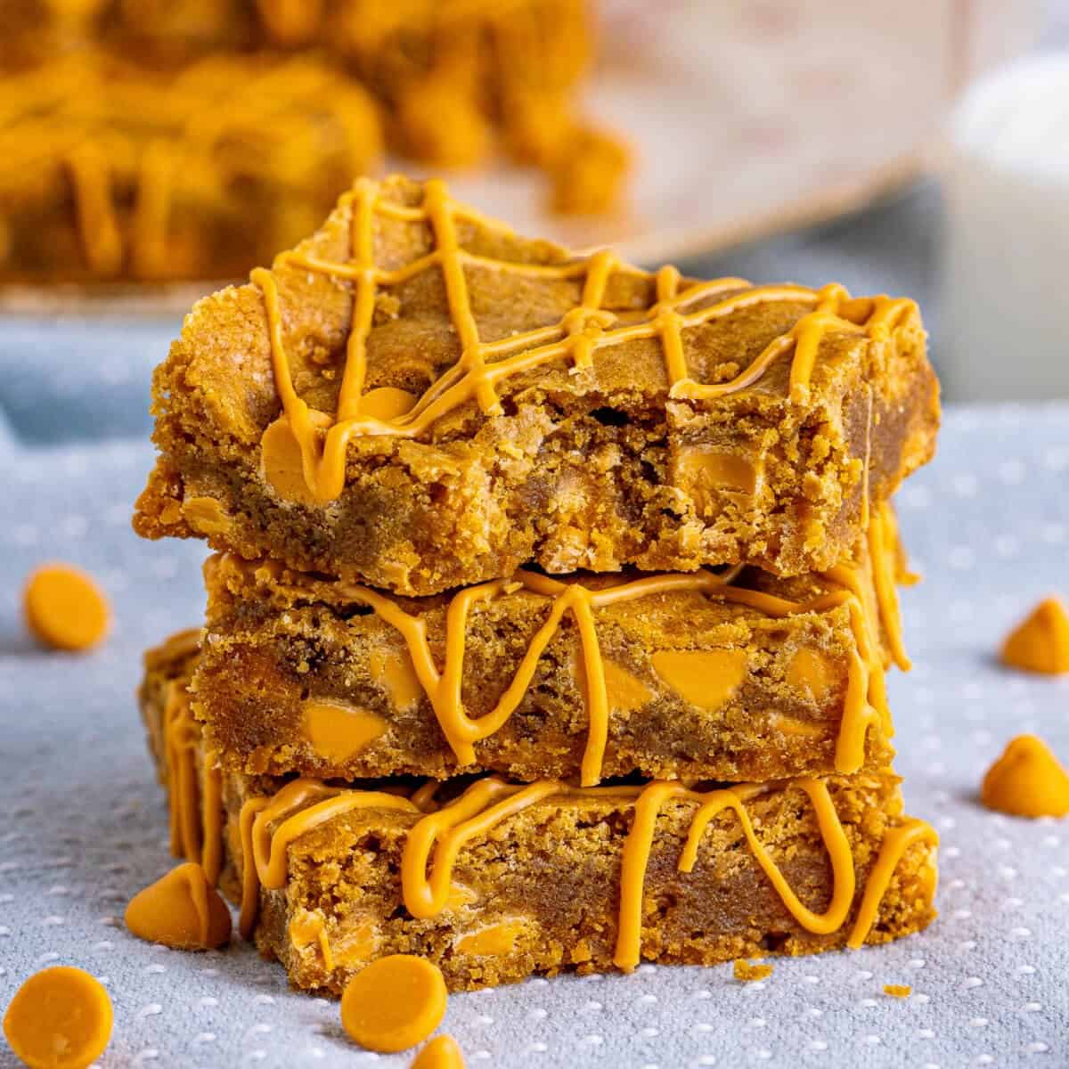 Butterscotch Blondies - Love Bakes Good Cakes