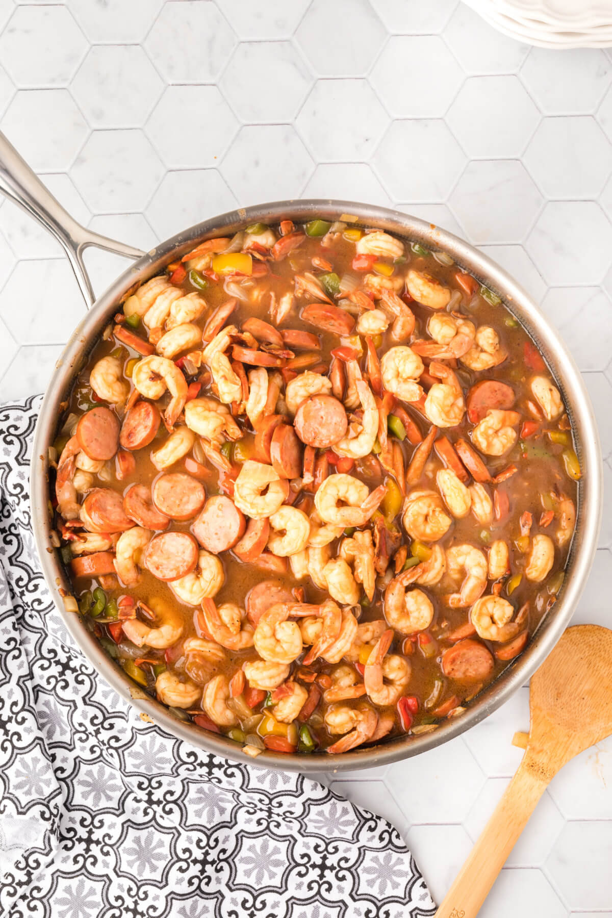 Carolina Shrimp and Grits - Love Bakes Good Cakes