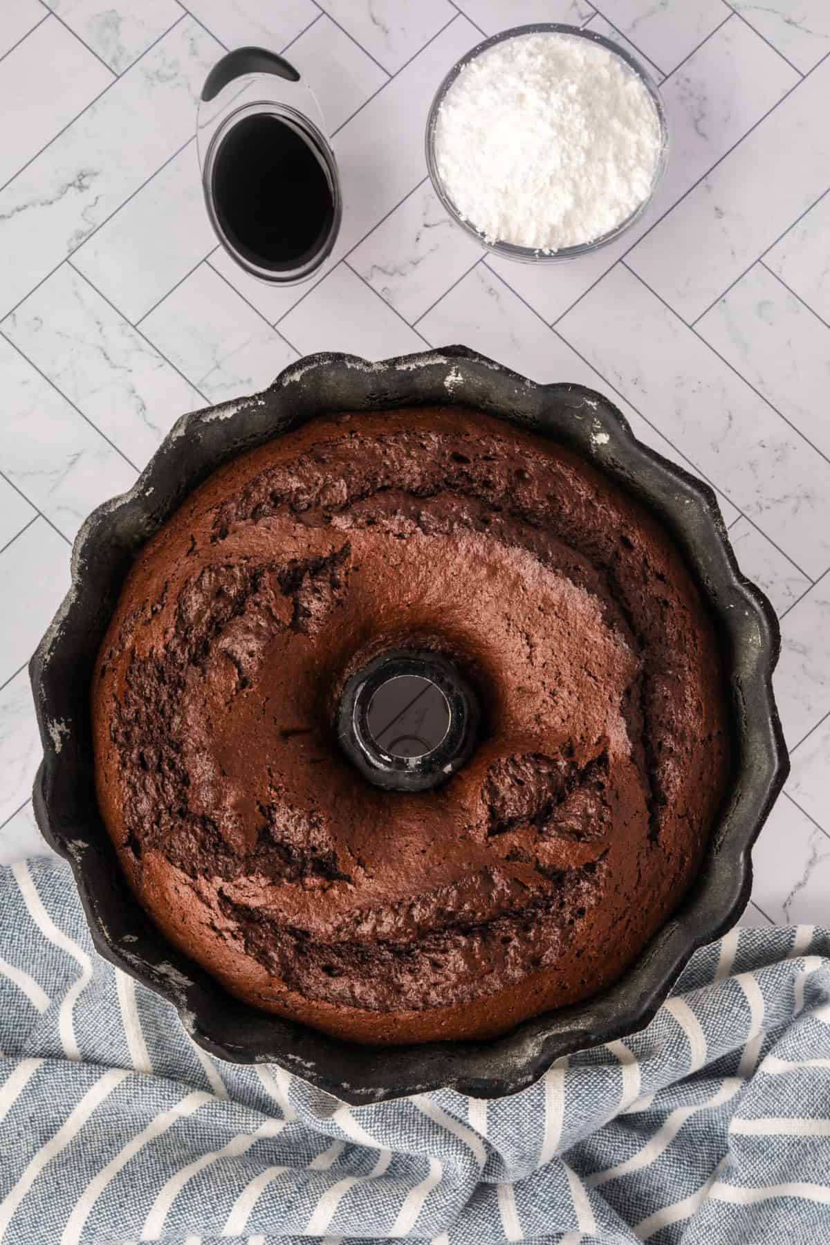 Chocolate Kahlua Bundt Cake - Love Bakes Good Cakes