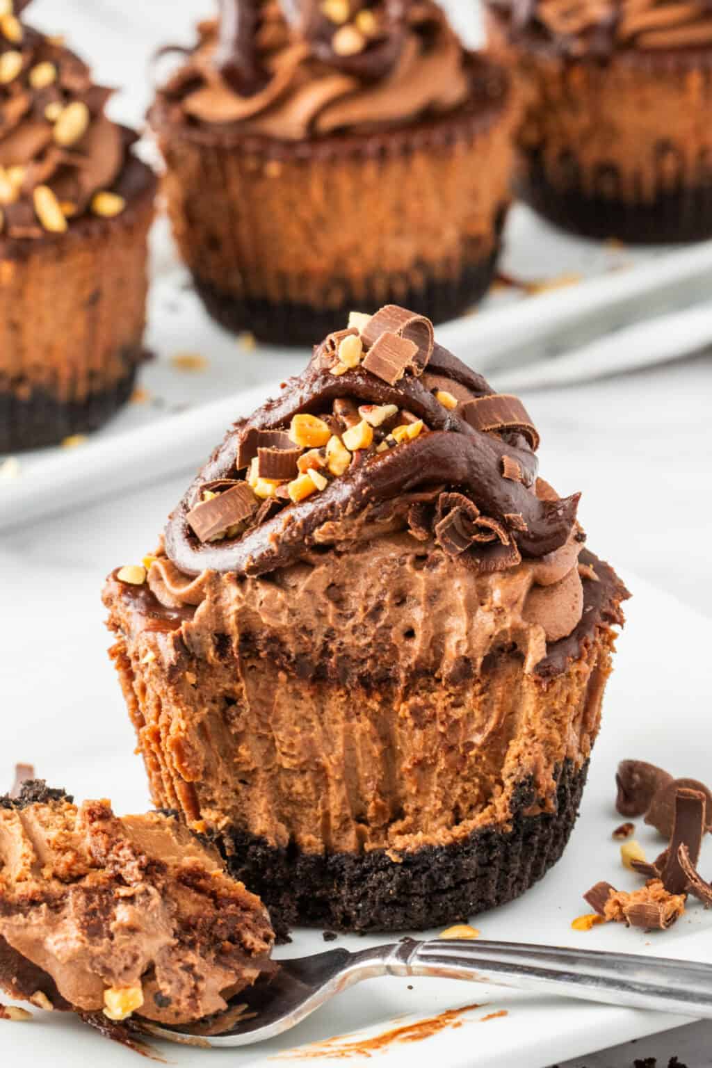 Mini Chocolate Cheesecakes - Love Bakes Good Cakes