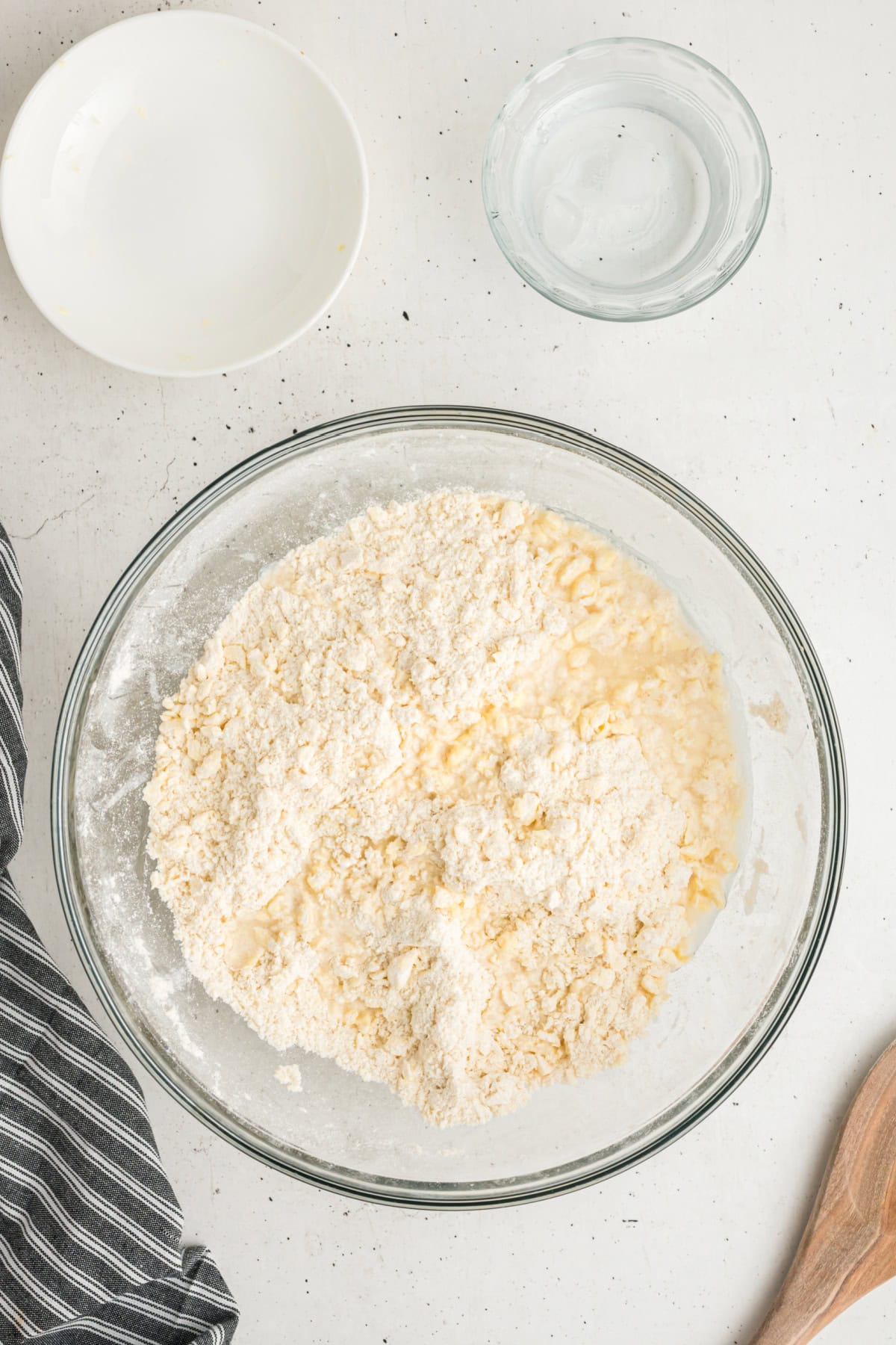 Butter Pie Crust - Love Bakes Good Cakes