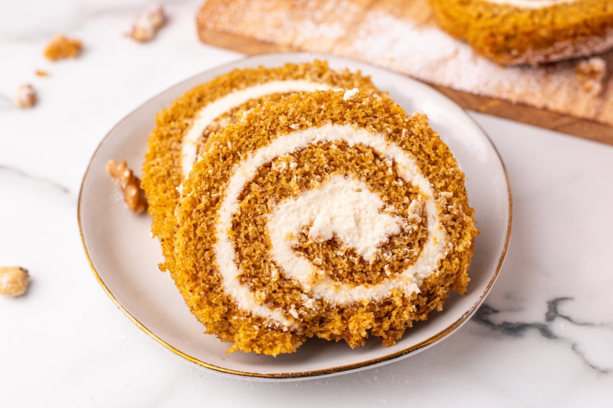 Libby's Pumpkin Roll - Love Bakes Good Cakes