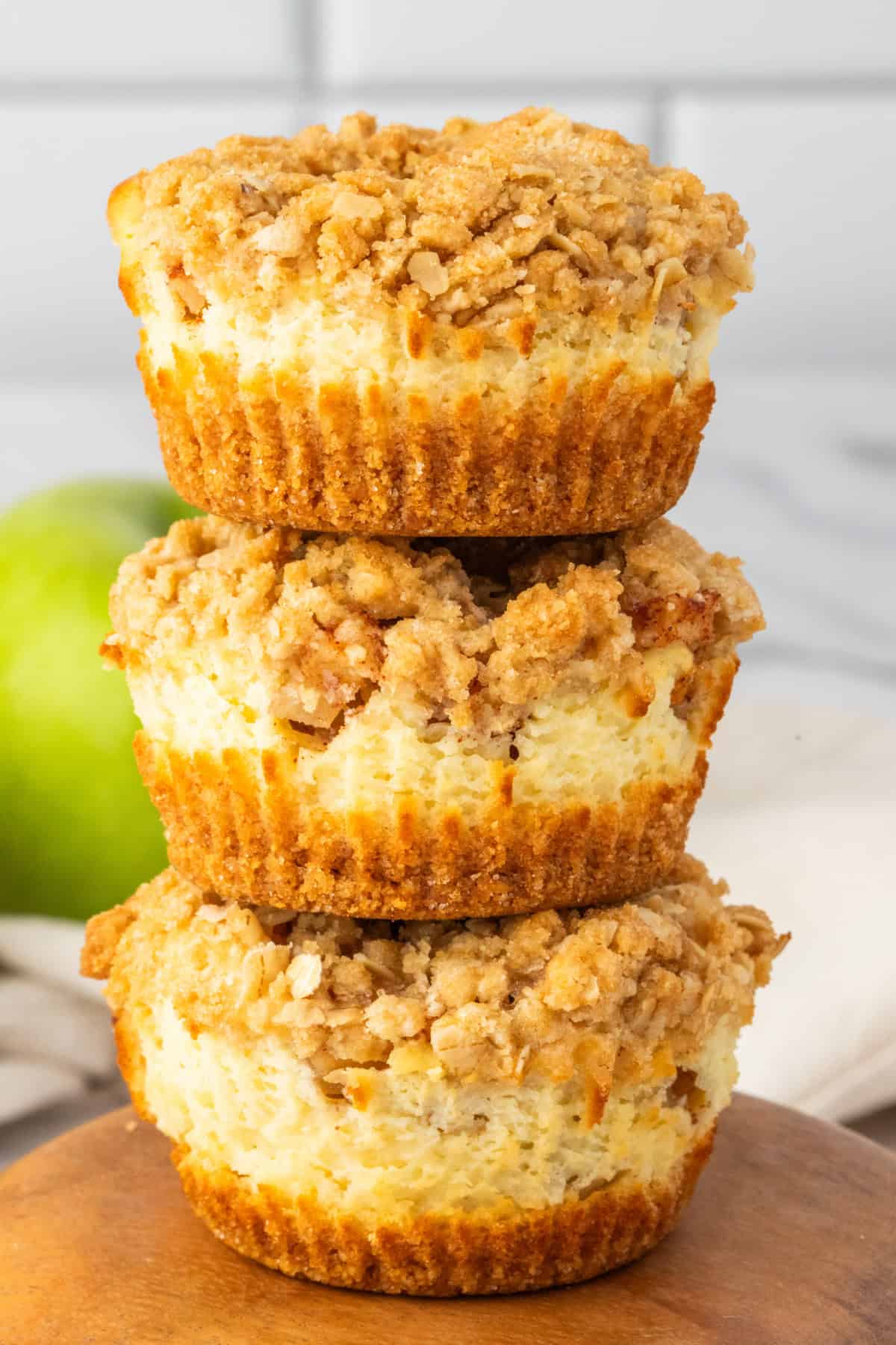 Mini Apple Crumble Cheesecakes - Love Bakes Good Cakes
