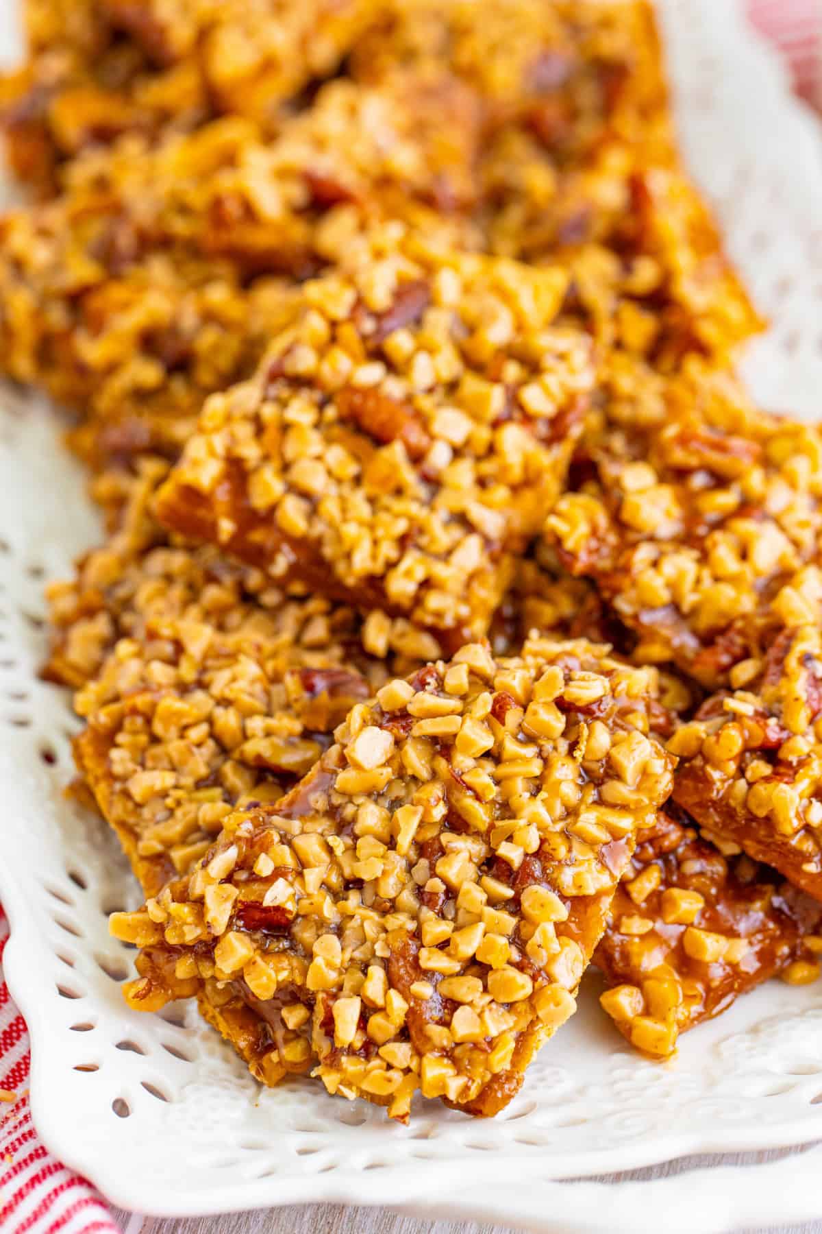 Toffee Graham Cracker Pralines - Love Bakes Good Cakes