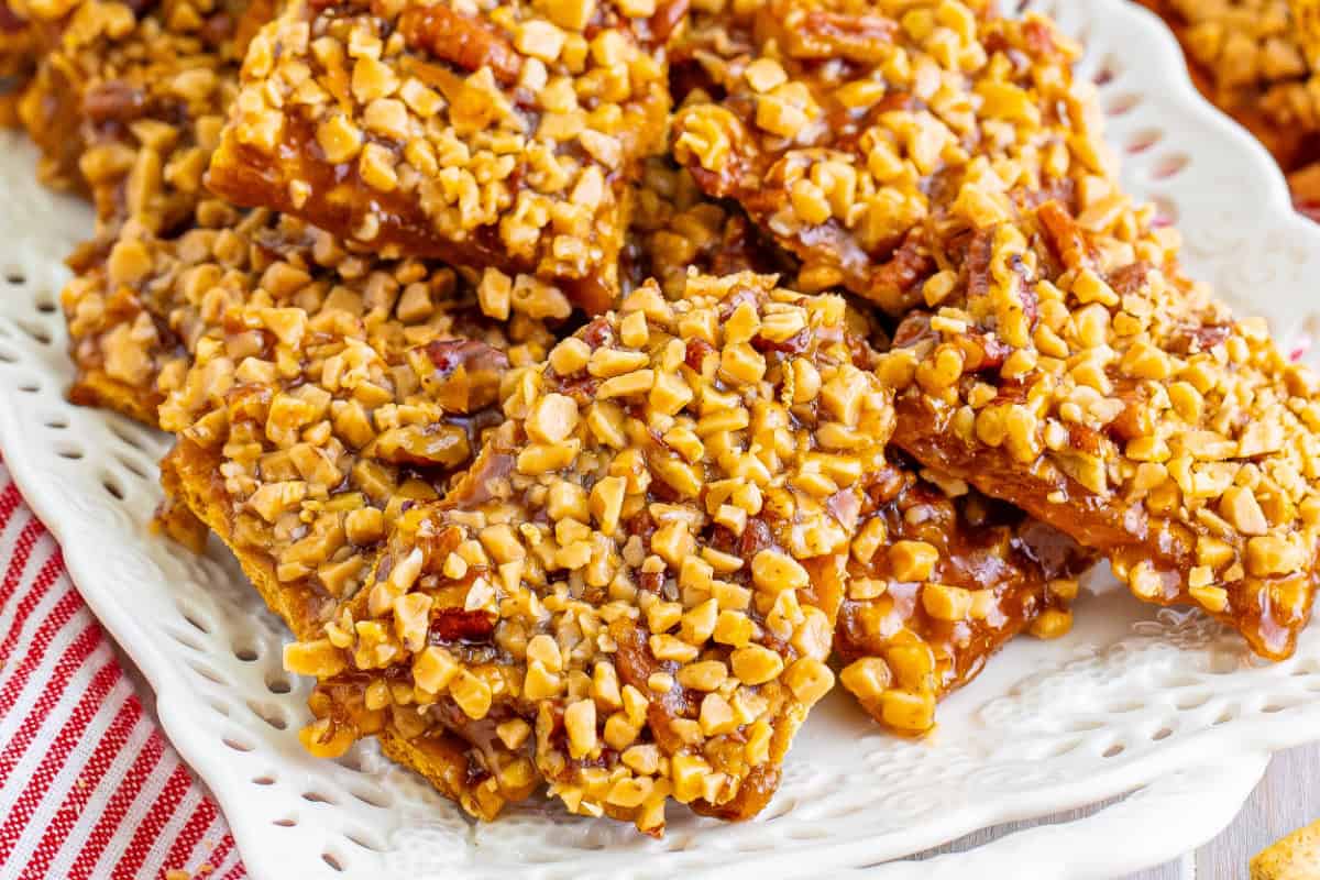 Toffee Graham Cracker Pralines - Love Bakes Good Cakes