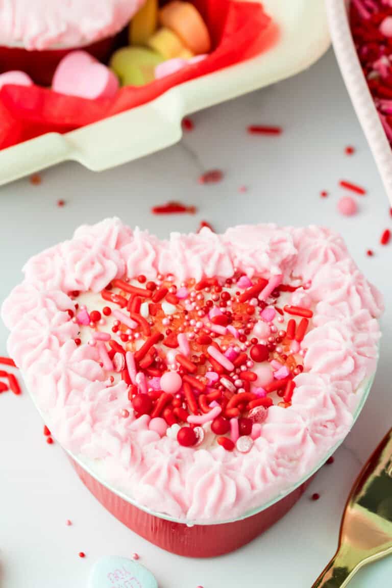 Valentine's Lunch Box Cake - Love Bakes Good Cakes