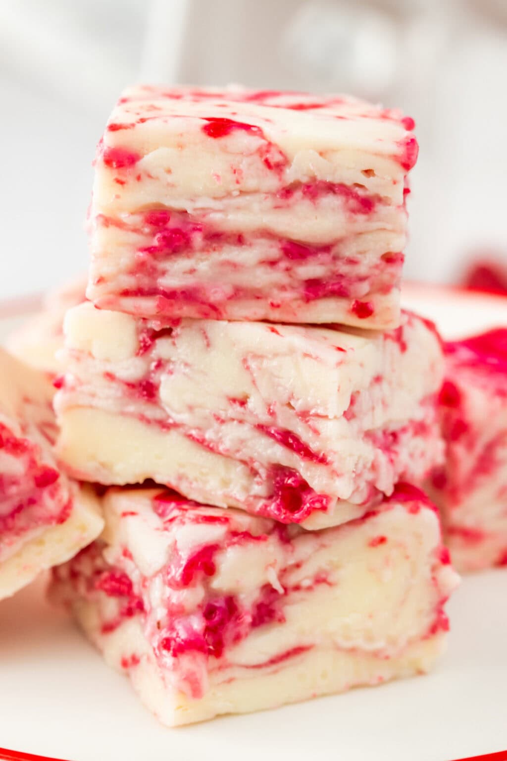 White Chocolate Raspberry Fudge - Love Bakes Good Cakes